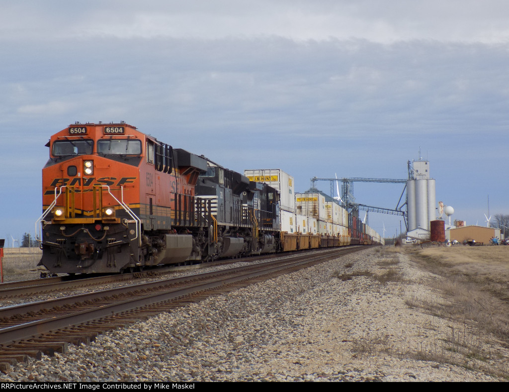BNSF 6504